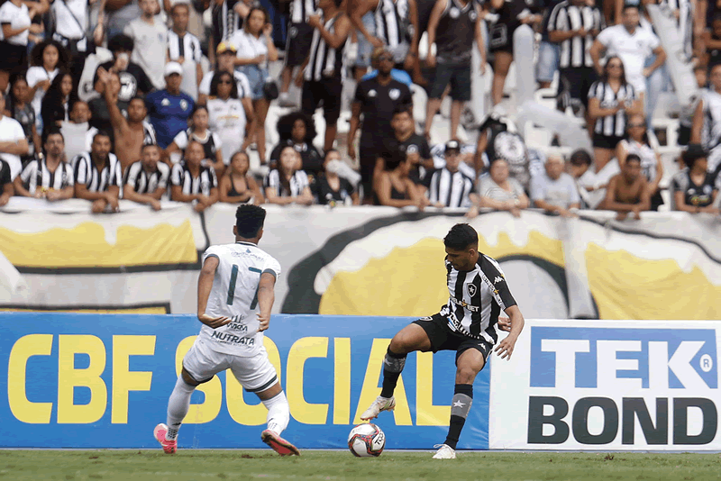 Na festa do título, Botafogo vira, mas cede empate ao Guarani no Nilton ...