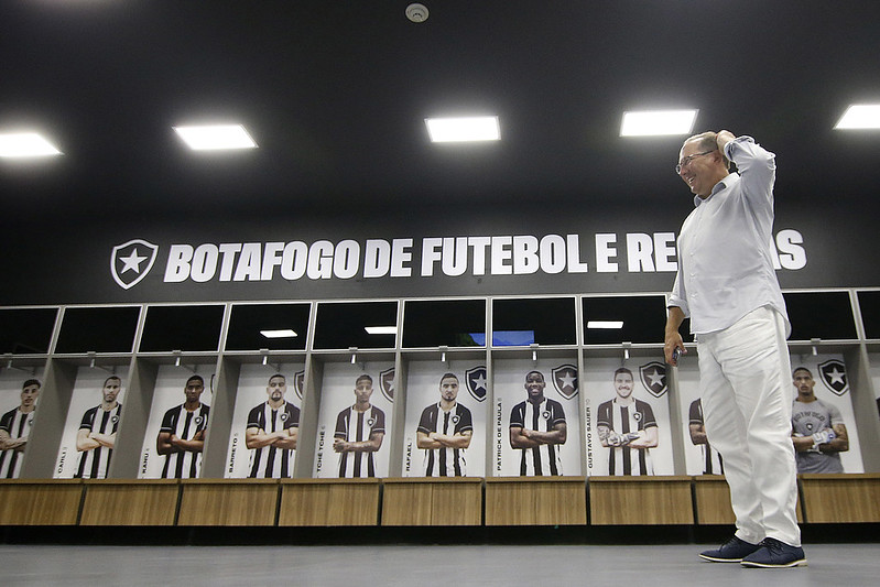 John Textor chega ao Rio para acompanhar clássico Fluminense x Botafogo ...