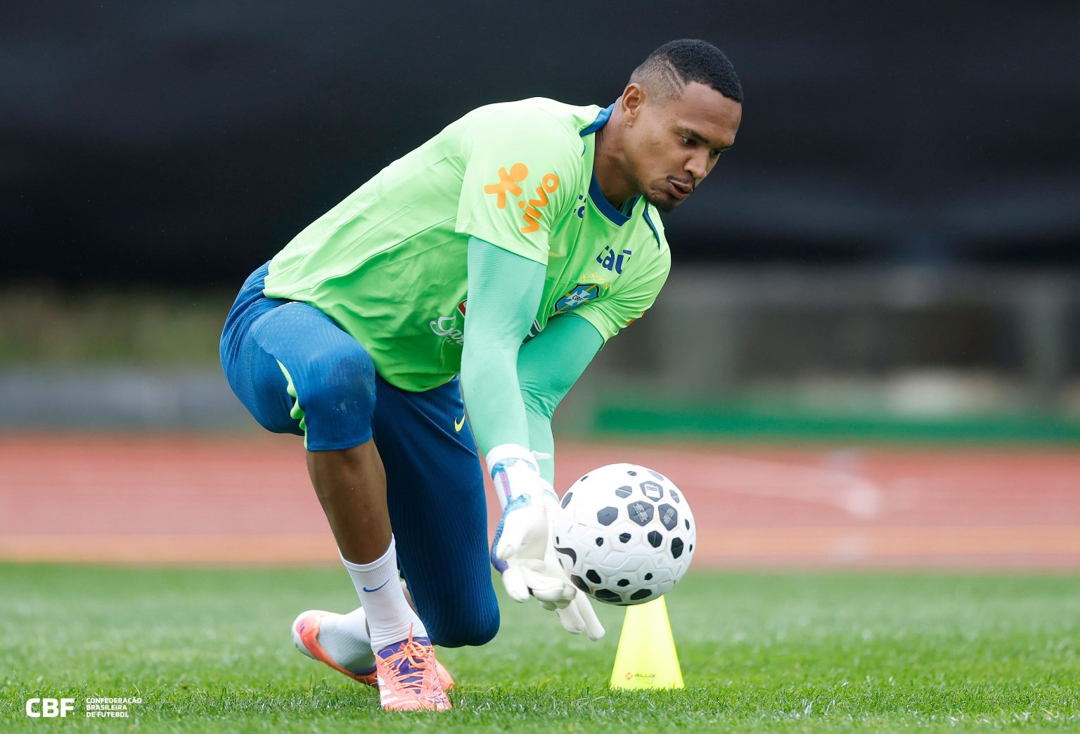 Hugo Souza é cortado e John, ex-Botafogo, é convocado para amistosos da ...