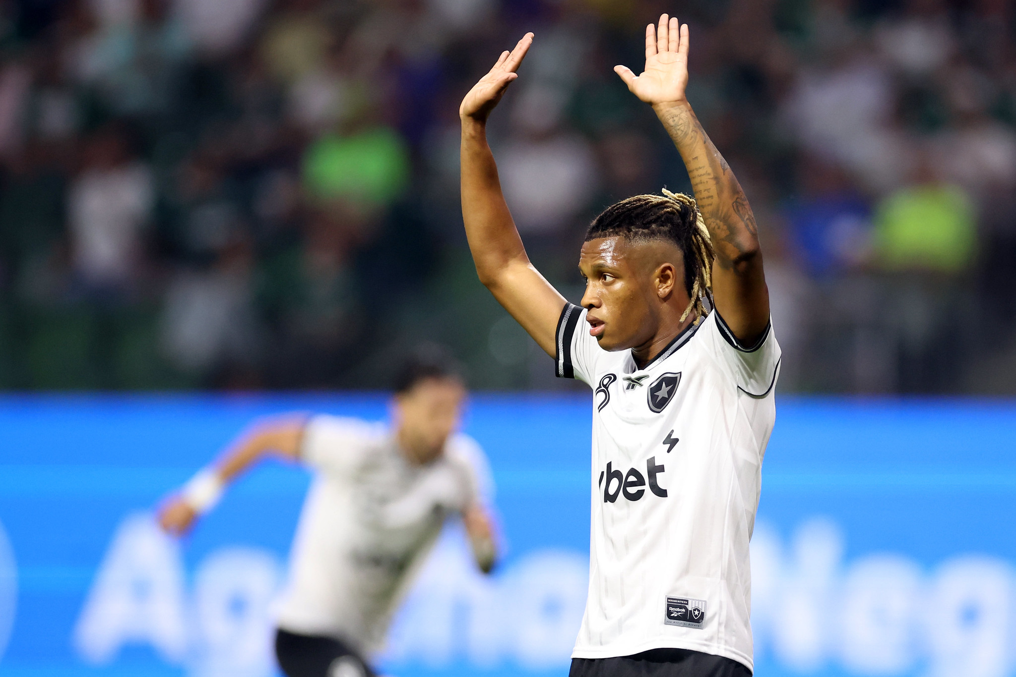 Botafogo projeta receber até R$ 235 milhões por Danilo após Copa do ...